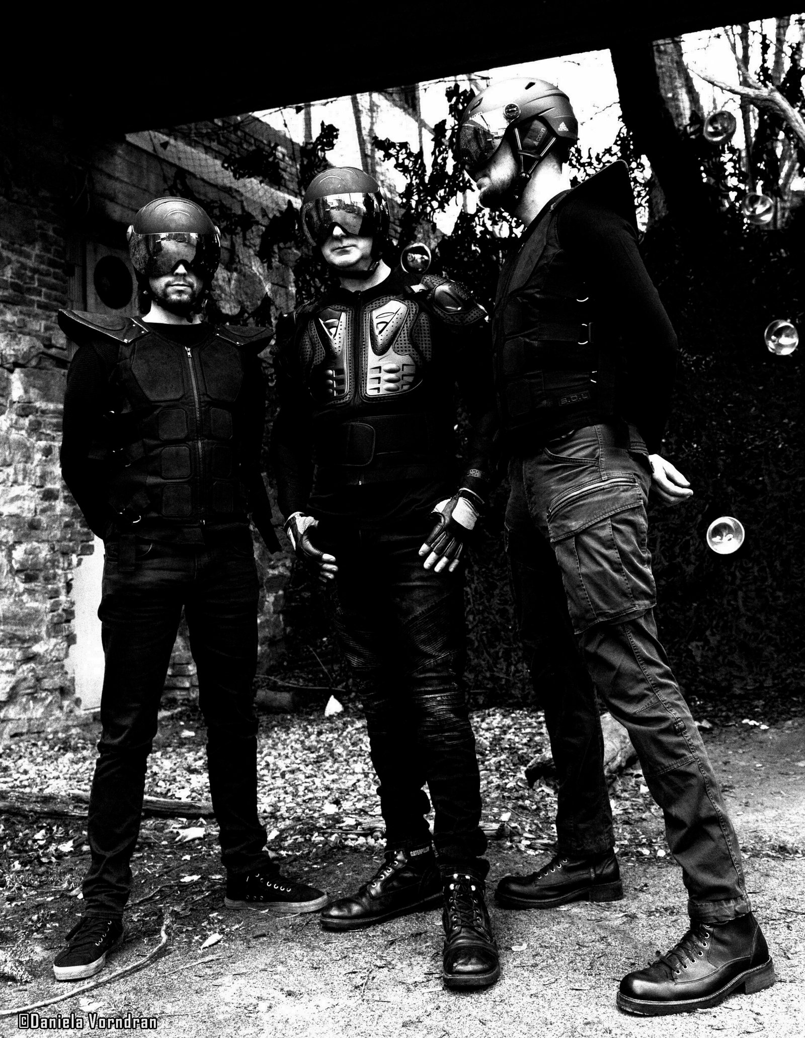 Interview: The Juggernauts — El Garaje de Frank